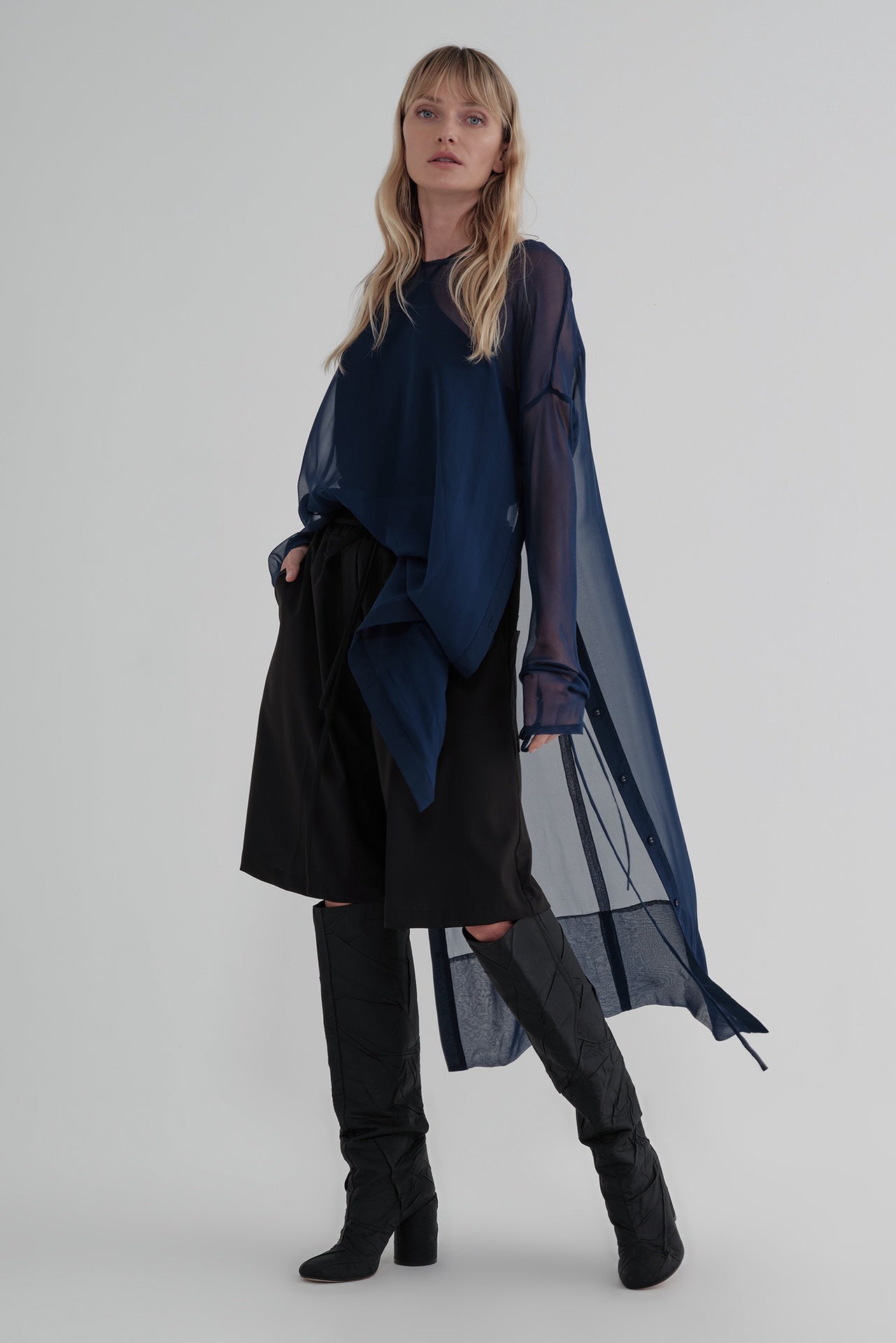 Unity Short - Black Wool in Black - Taylor