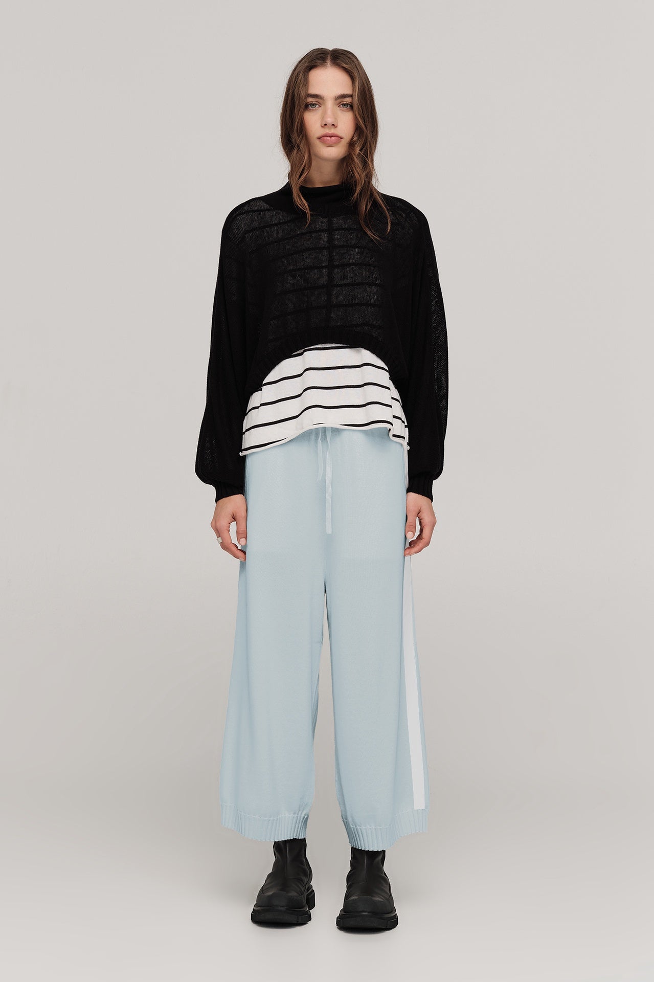 Cropt Contentment Pant - Mist/ivory in Blue - Taylor