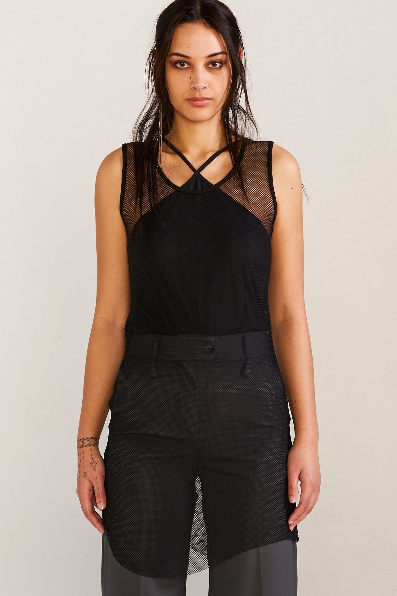 Undulate Camber Singlet - Black Diamond Mesh in Black - Taylor